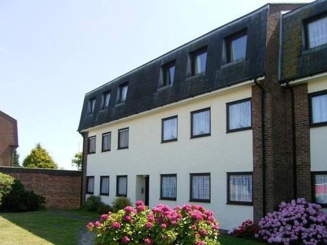 2 bedroom flat for rent in Dunlin Court Cedar Crescent St Marys Bay TN29