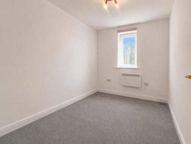 2 bedroom flat for rent in Dunlop Close, Dartford DA1