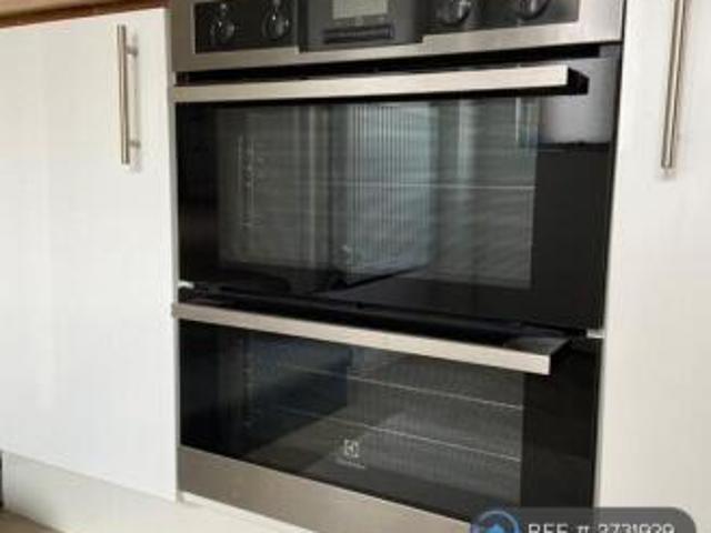 2 bedroom flat for rent in Dunstable Road, Luton, LU1