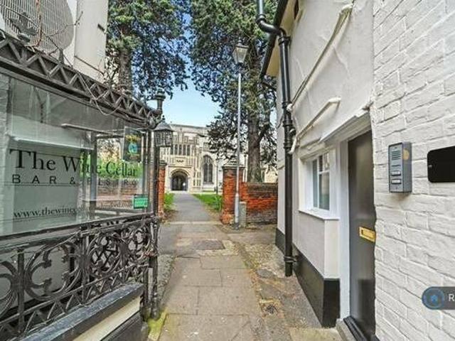 2 bedroom flat for rent in Duke Street Chelmsford CM1