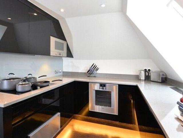 2 bedroom flat for rent in Duke Street, London, W1K
