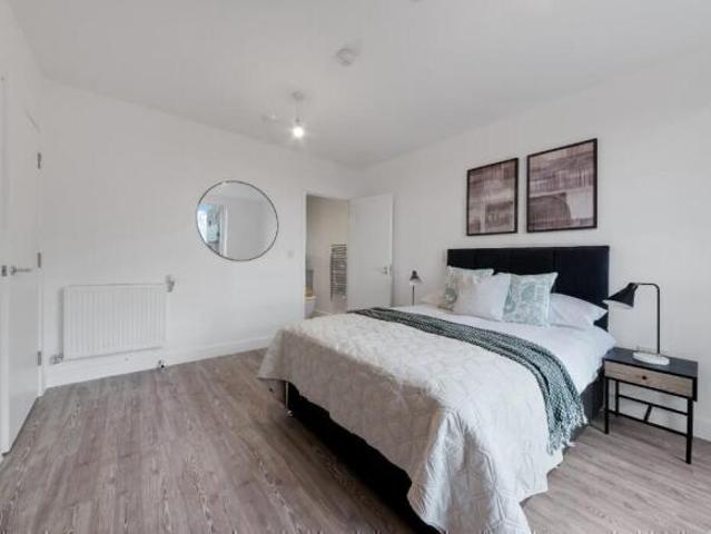 2 bedroom flat for rent in Dukes Road, London, E17