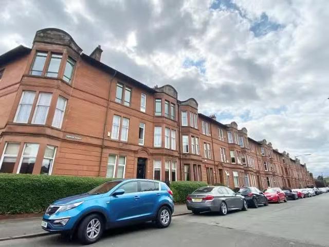 2 bedroom flat for rent in Durward Avenue, Shawlands, Glasgow.