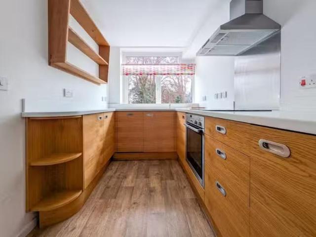 2 bedroom flat for rent in Durdham Court, Durdham Park, Bristo.
