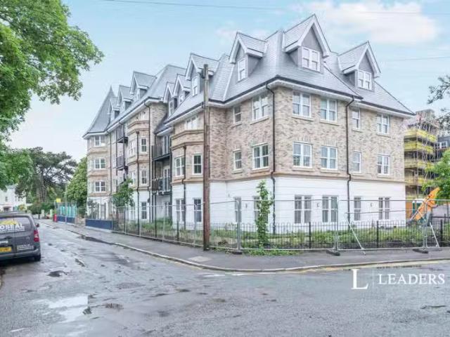 2 bedroom flat for rent in Durley Road, Bournemouth, Dorset, BH2