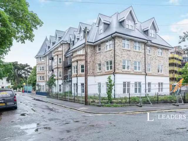 2 bedroom flat for rent in Durley Road, Bournemouth, Dorset, BH2