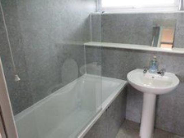 2 bedroom flat for rent in Dymott Close, Southampton, SO15