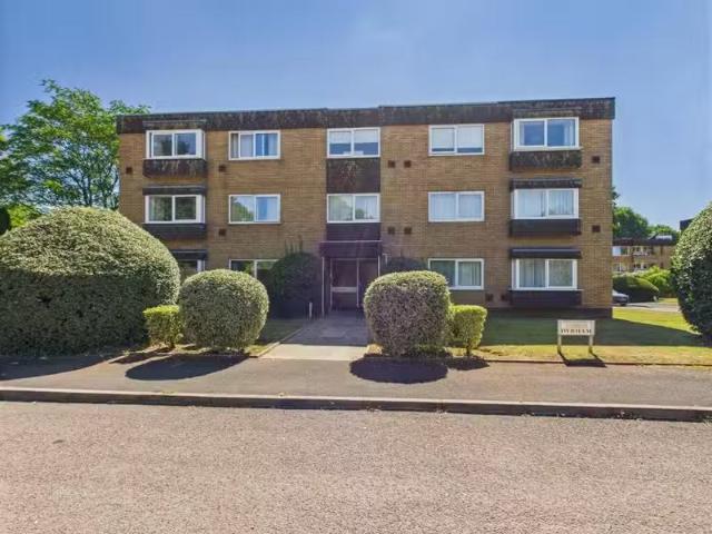 2 bedroom flat for rent in Dyrham, Frenchay, Bristol, BS16