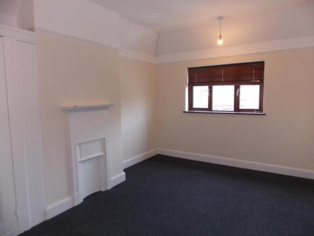 2 bedroom flat for rent in Echo Square, Gravesend, Kent, DA12