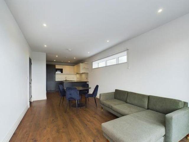 2 Bedroom Flat For Rent In Ealing
