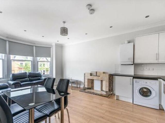 2 Bedroom Flat For Rent In Ealing, London