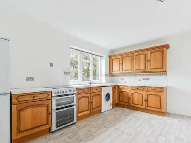 2 Bedroom Flat For Rent In Ealing, London