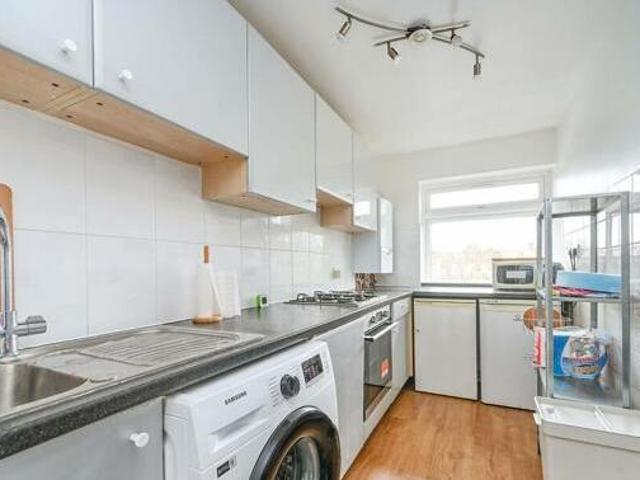 2 Bedroom Flat For Rent In Ealing, London