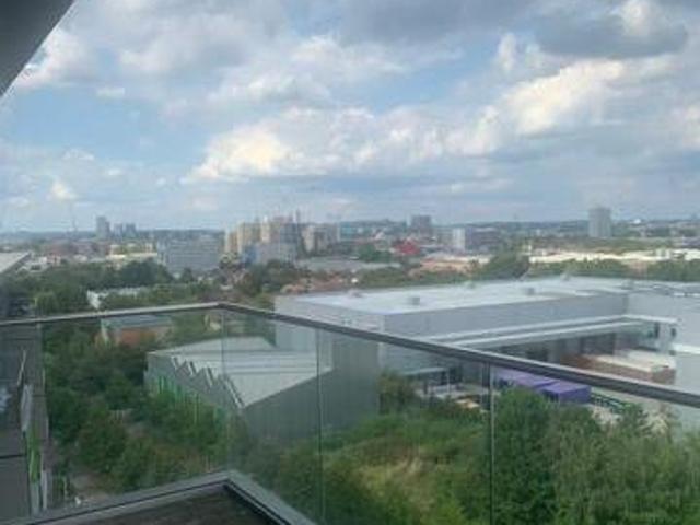 2 Bedroom Flat For Rent In Ealing, London