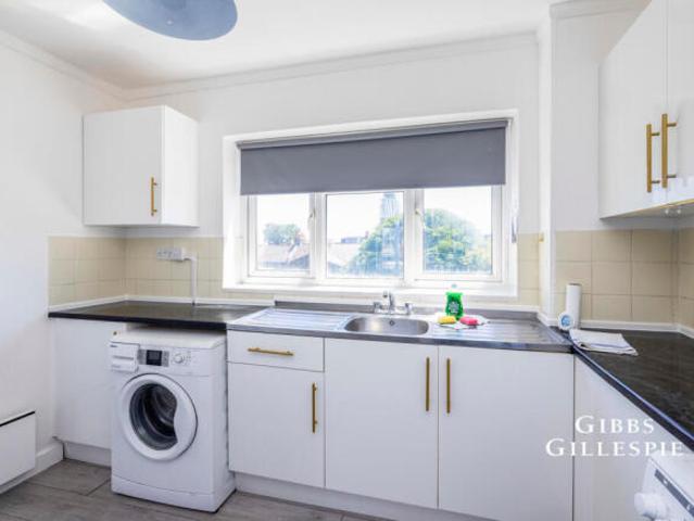 2 bedroom flat for rent in Ealing, W5