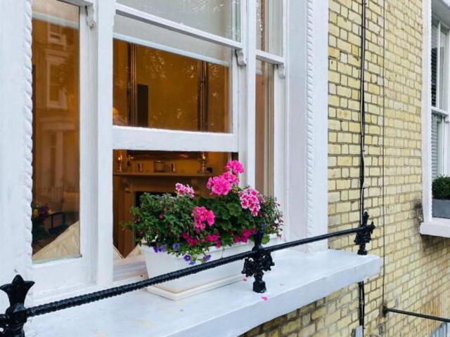 2 bedroom flat for rent in Eardley Crescent, Earl's Court, London, SW5