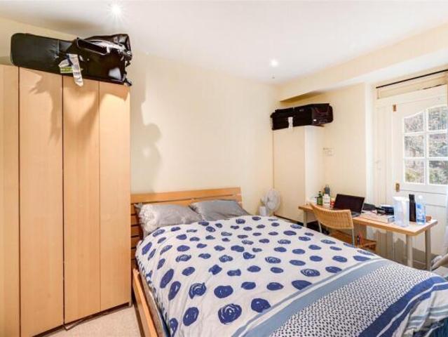 2 bedroom flat for rent in Eardley Crescent, Earls Court, SW5