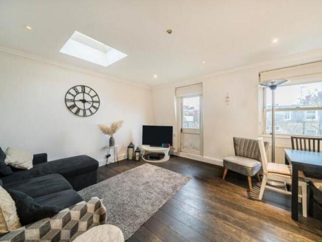 2 bedroom flat for rent in Eardley Crescent, Earls Court, SW5