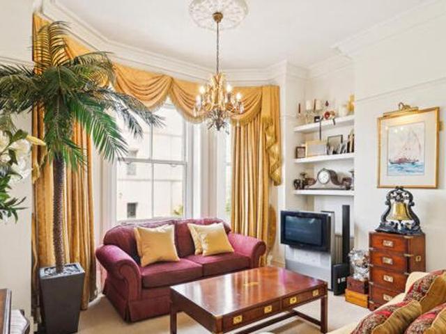 2 Bedroom Flat For Rent In Earls Court