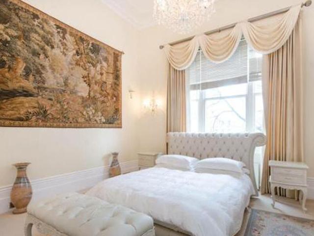 2 Bedroom Flat For Rent In Earls Court, London