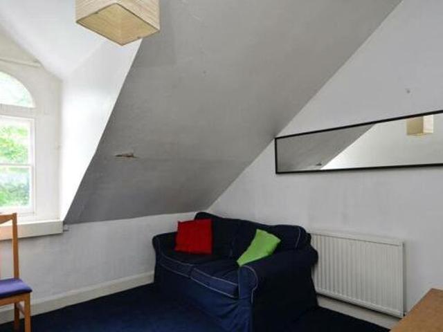 2 Bedroom Flat For Rent In Earls Court, London