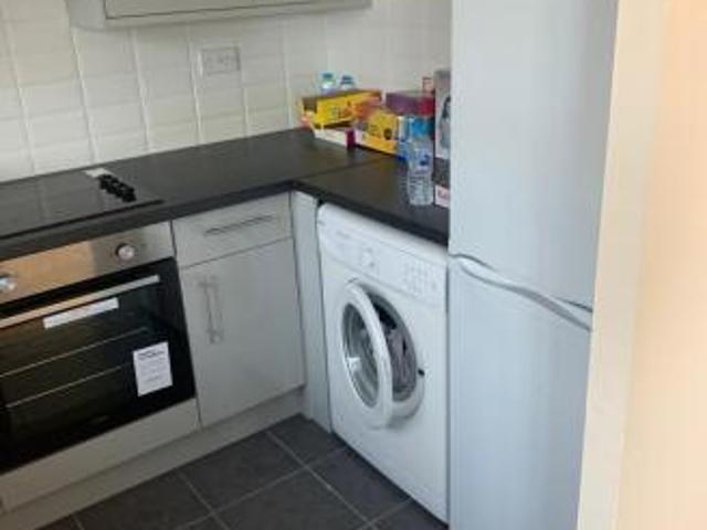 2 bedroom flat for rent in Earls Meade, Luton, Bedfordshire, LU2