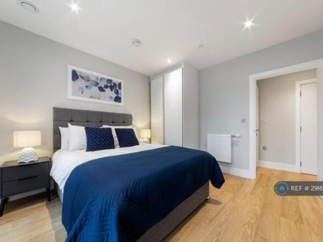 2 bedroom flat for rent in Earlsfield, London, SW17