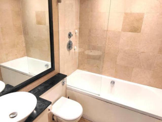 2 bedroom flat for rent in Earlsfield Road, London, SW18