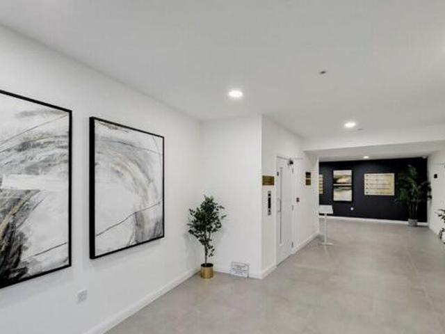 2 Bedroom Flat For Rent In East Acton Lane, London