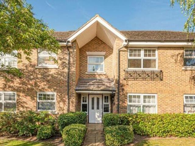 2 Bedroom Flat For Rent In East Barnet, Barnet