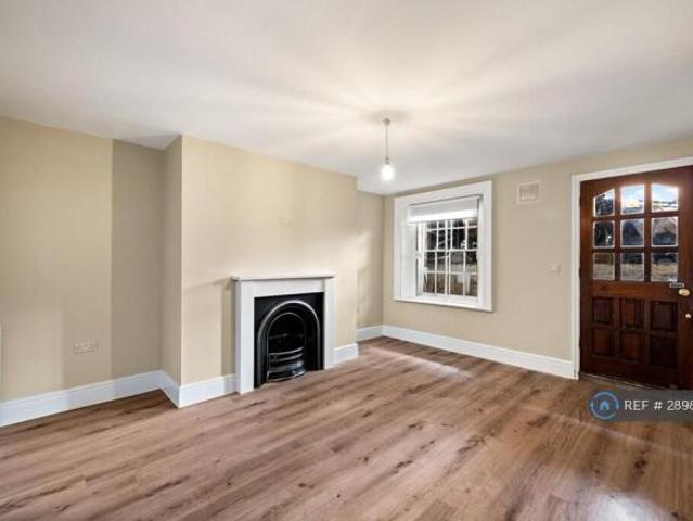 2 bedroom flat for rent in East Cliff, Dover, CT16