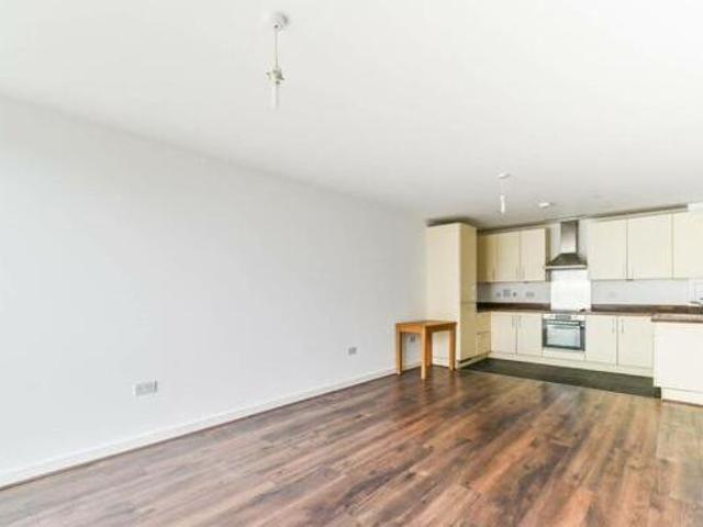 2 Bedroom Flat For Rent In East Croydon, Croydon