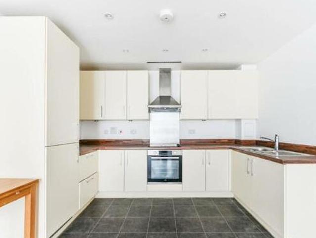 2 Bedroom Flat For Rent In East Croydon, Croydon