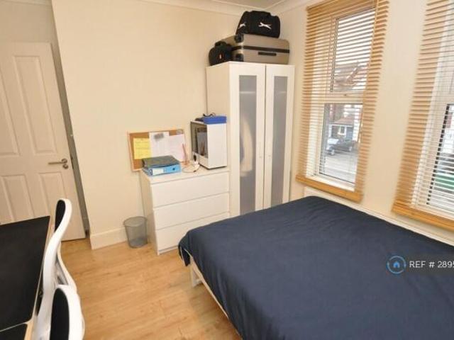 2 bedroom flat for rent in East End Road, London, N2