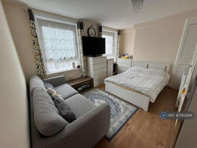 2 bedroom flat for rent in East India Buildings, London, E14