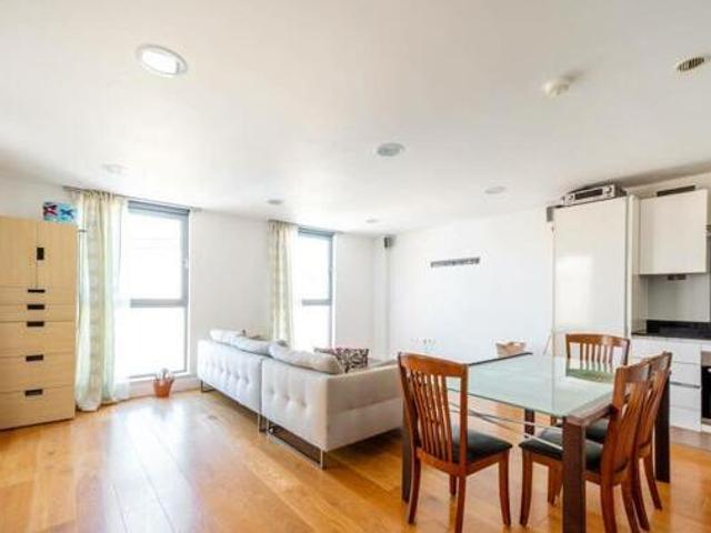 2 Bedroom Flat For Rent In East Putney, London