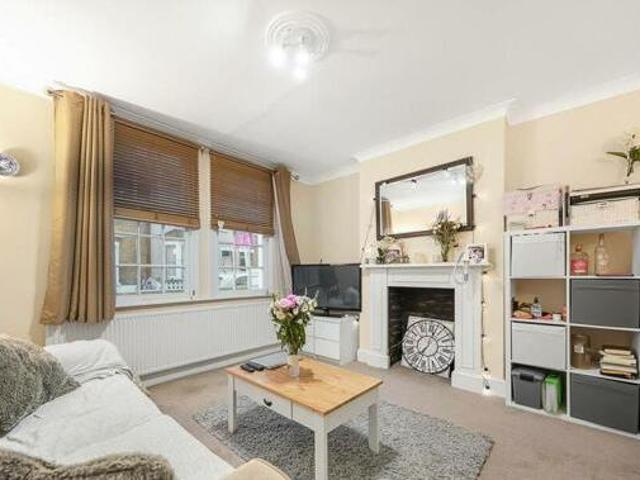 2 Bedroom Flat For Rent In East Putney, London