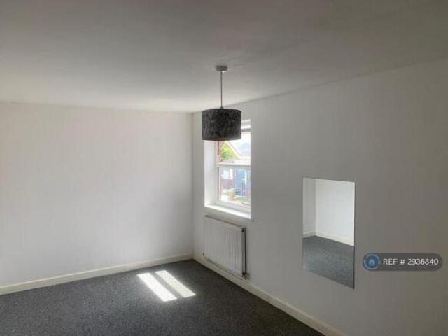 2 bedroom flat for rent in East Prescot Road, Liverpool, L14