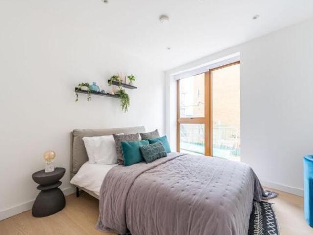 2 bedroom flat for rent in East Qrtr, Limehouse, London, E14