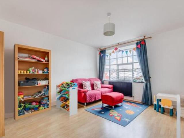 2 Bedroom Flat For Rent In East Sheen