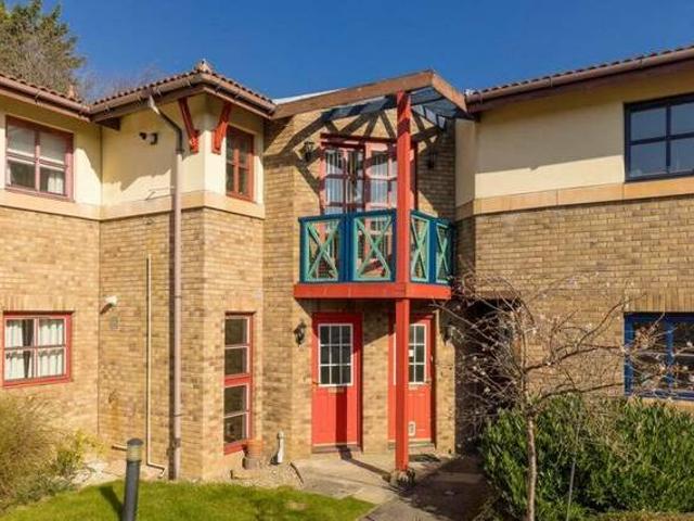 2 bedroom flat for rent in East Werberside Fettes Edinburgh EH4