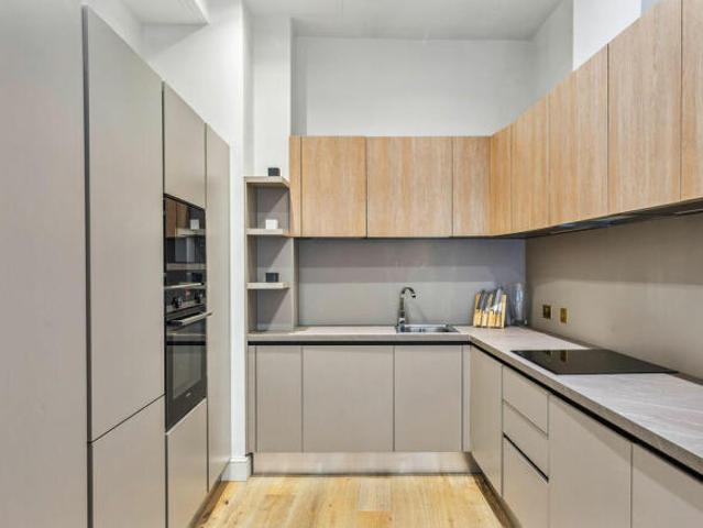 2 bedroom flat for rent in Eastcastle Street, W1T