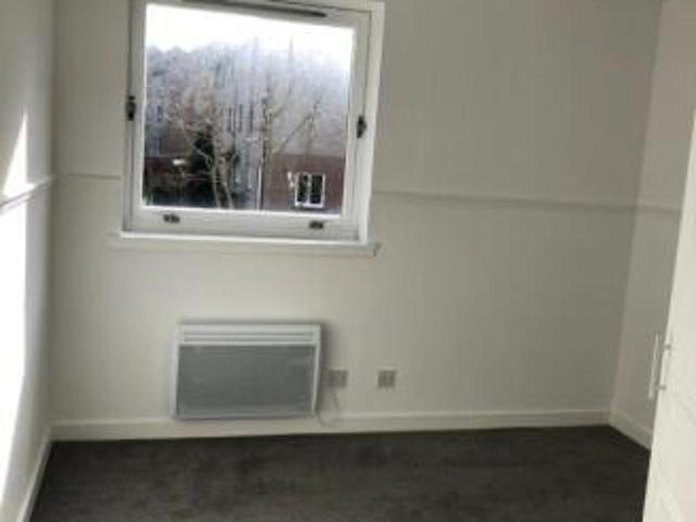 2 bedroom flat for rent in Easterhouse Road, Glasgow, G34
