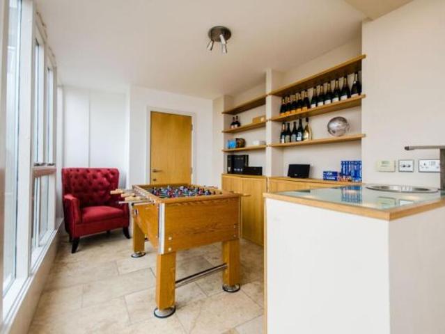 2 bedroom flat for rent in Eastern Quay, Royal Docks, London, E16