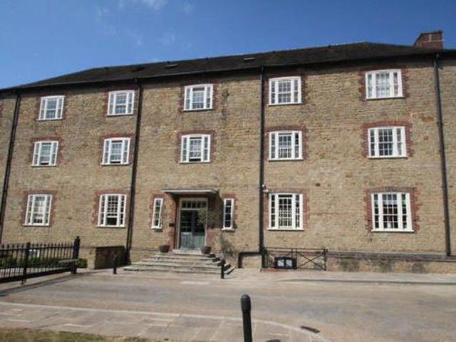 2 bedroom flat for rent in Easebourne Midhurst GU29