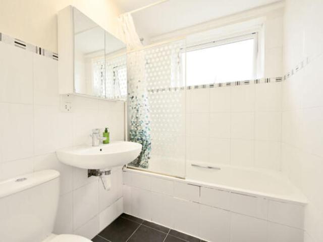 2 bedroom flat for rent in Eaton Rise, Ealing, London, W5