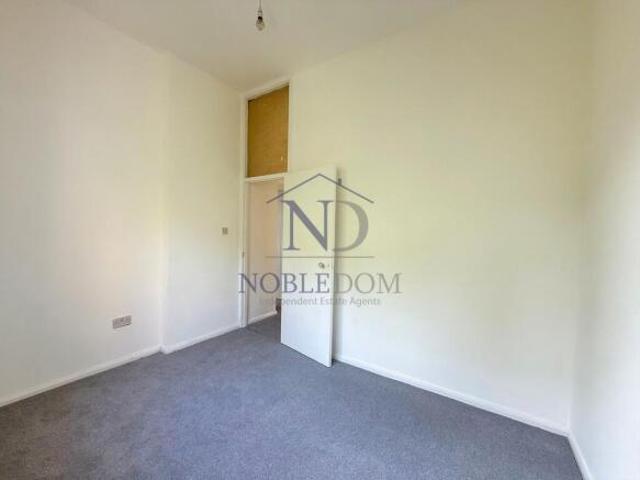 2 bedroom flat for rent in Eaton Road, Sutton, SM2