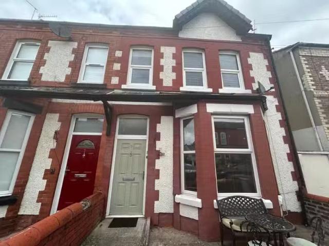 2 bedroom flat for rent in Eaton Road, West Kirby, CH48