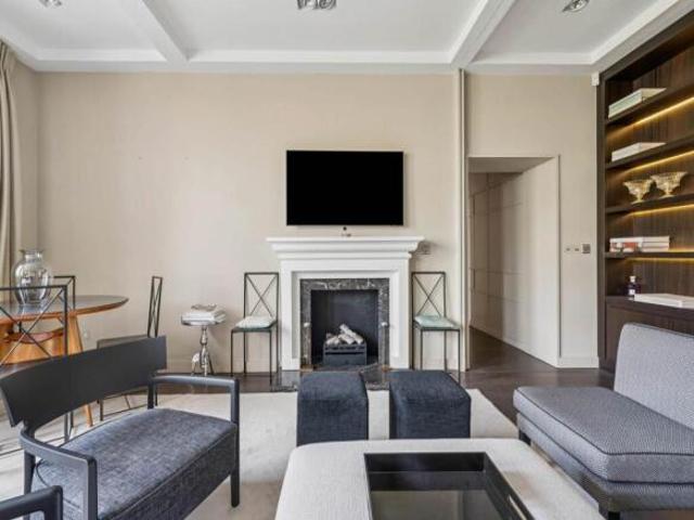 2 bedroom flat for rent in Eaton Square, SW1W