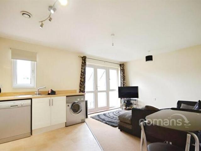 2 bedroom flat for rent in Edmund Court, Basingstoke, RG24